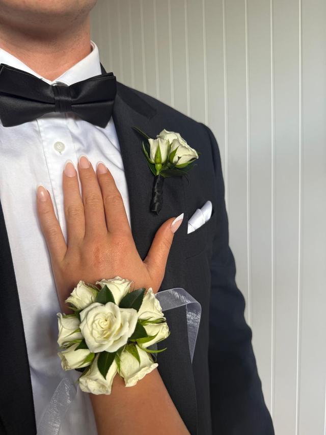Flowers From Moray — School Formal Corsages & Buttonholes